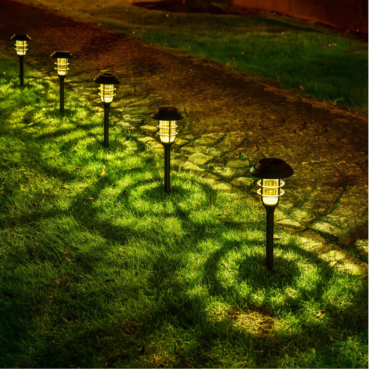 Buy Pathway Lights Online – Best Outdoor Pathway Solar Lights